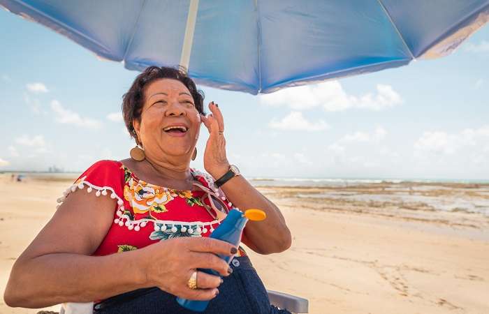5 dicas de como cuidar da pele queimada do sol - Blog Penteadeira